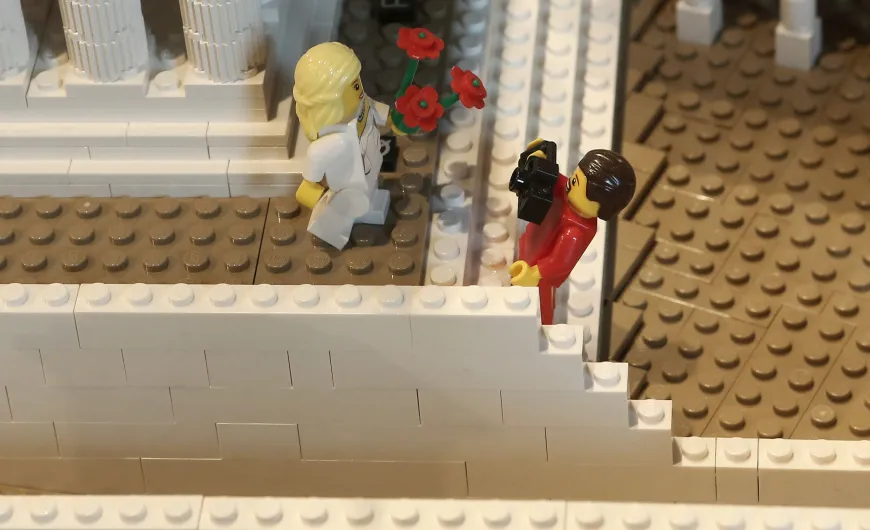 Αγγλία: H LEGO αναζητά ελληνόφωνους εργαζόμενους με μισθό 24.000 λίρες ...