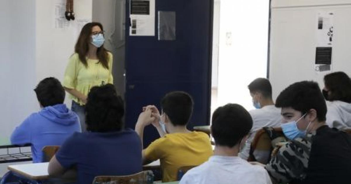 Τι αλλάζει από σήμερα στις υποχρεώσεις μαθητών και εκπαιδευτικών στα ...
