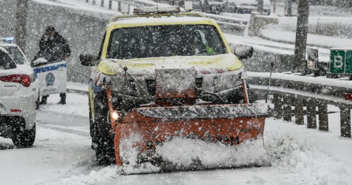 Φυλή: Δεν φτάνει που εγκλωβίστηκαν στα χιόνια, «έφαγαν» και πρόστιμο ...