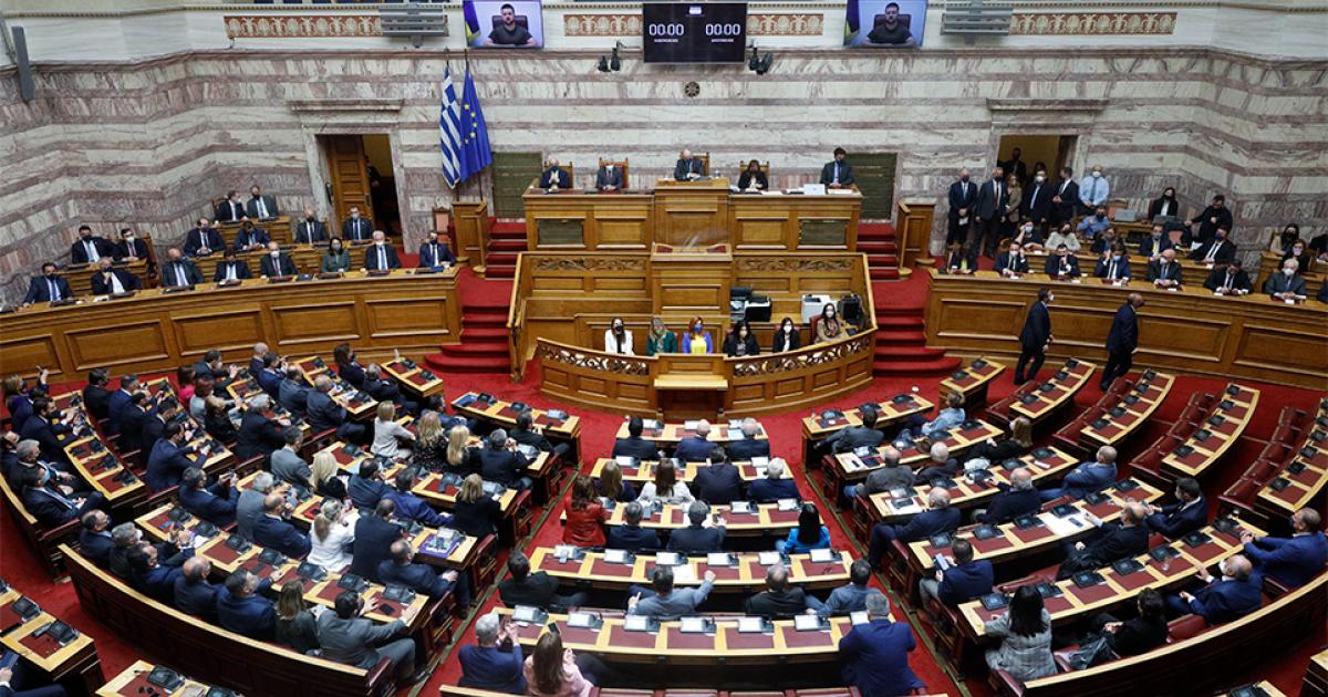 Προϋπολογισμός 2024: Υπερψηφίστηκε από τη Βουλή με 158 «ναι» έναντι 142 ...