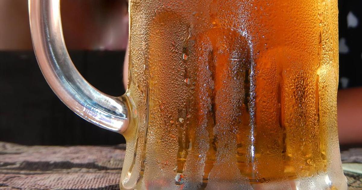 Γιατί δεν πρέπει να πίνουμε την μπίρα μας σε παγωμένο ποτήρι | Alfavita