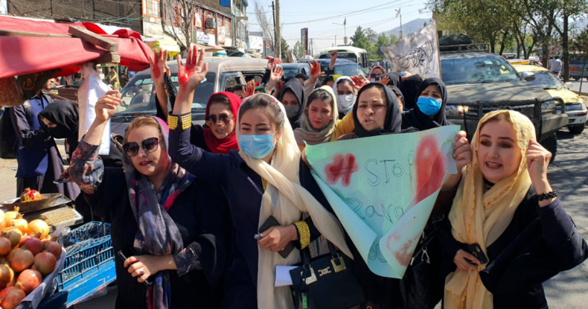 Αφγανιστάν: Απαγόρευσαν την εργασία σε γυναίκες σε ΜΚΟ | Alfavita