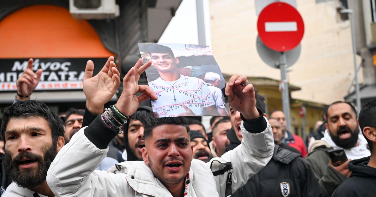 Θεσσαλονίκη: Ελεύθερος ο αστυνομικός που δολοφόνησε τον 16χρονο Ρομά ...