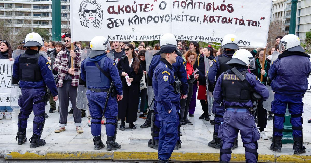 «Ο πολιτισμός δεν κληρονομείται, κατακτάται» - Στους δρόμους οι ...