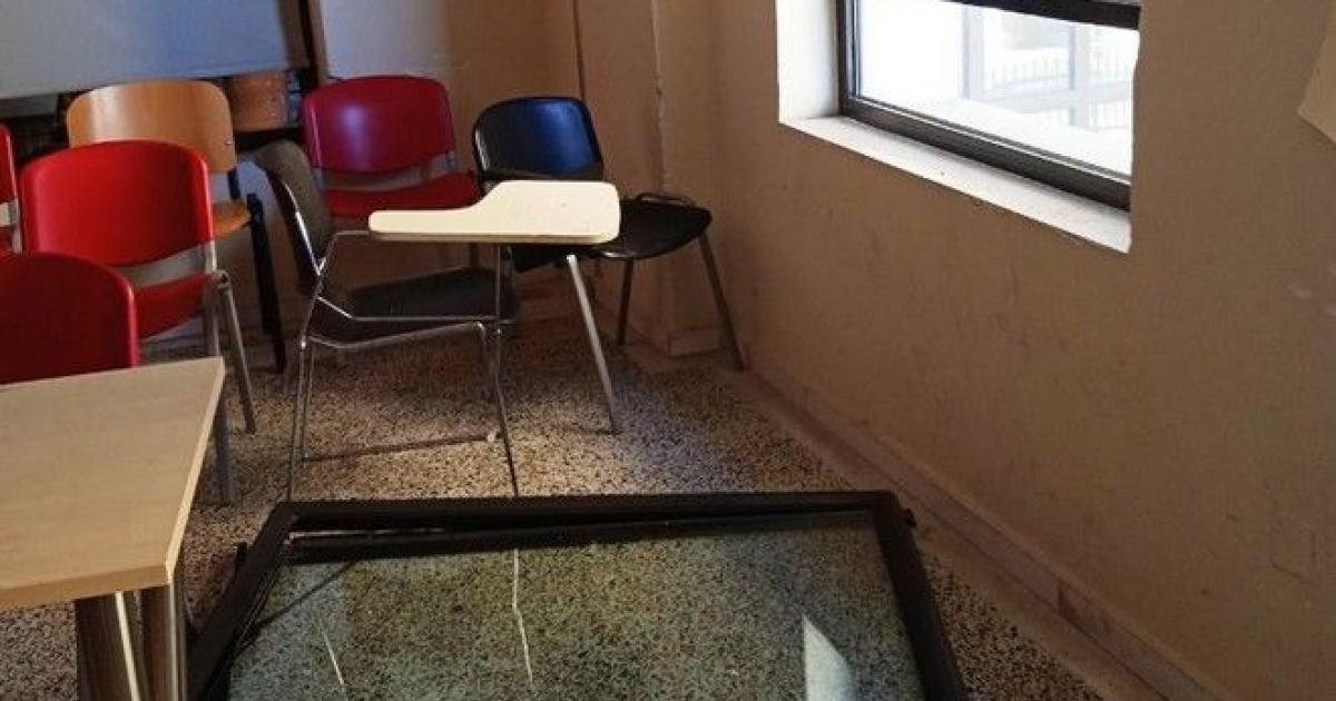Πανεπιστήμιο Θεσσαλίας: Έπεσε παράθυρο την ώρα του μαθήματος σε αίθουσα ...