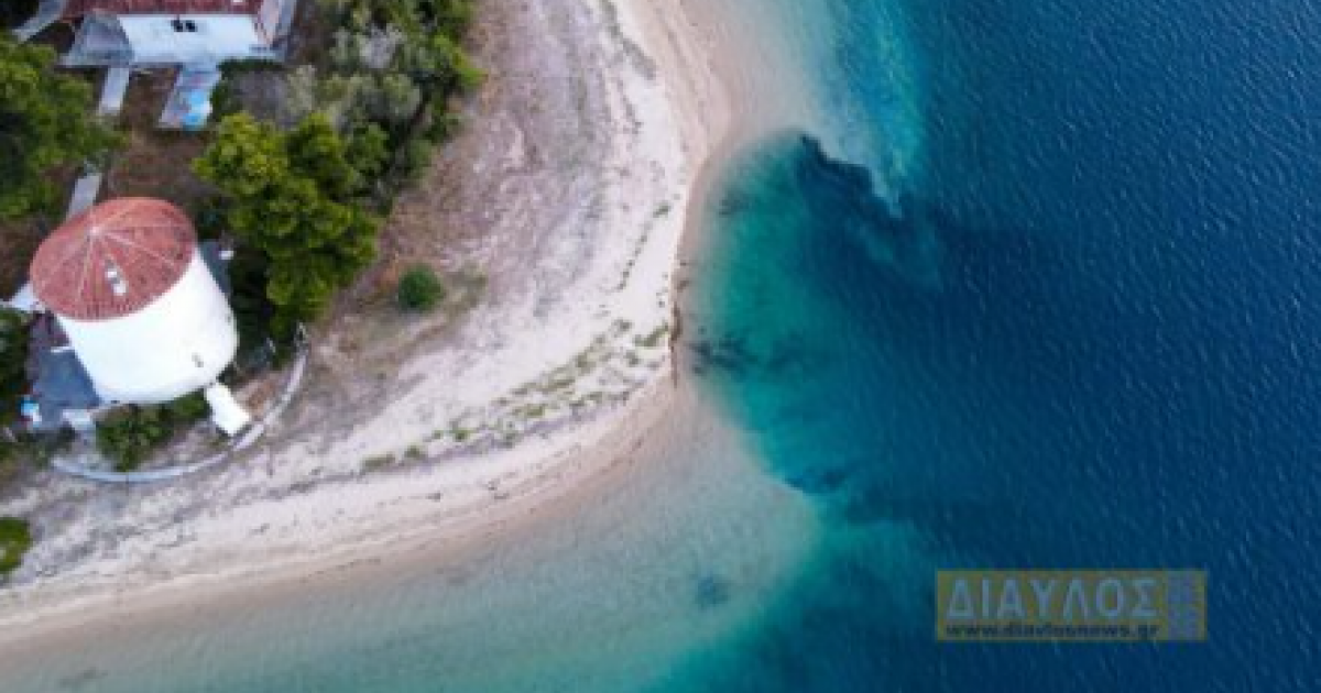 «Βυθίστηκε» παραλία της Βόρειας Εύβοιας - Εντυπωσιακές φωτογραφίες ...