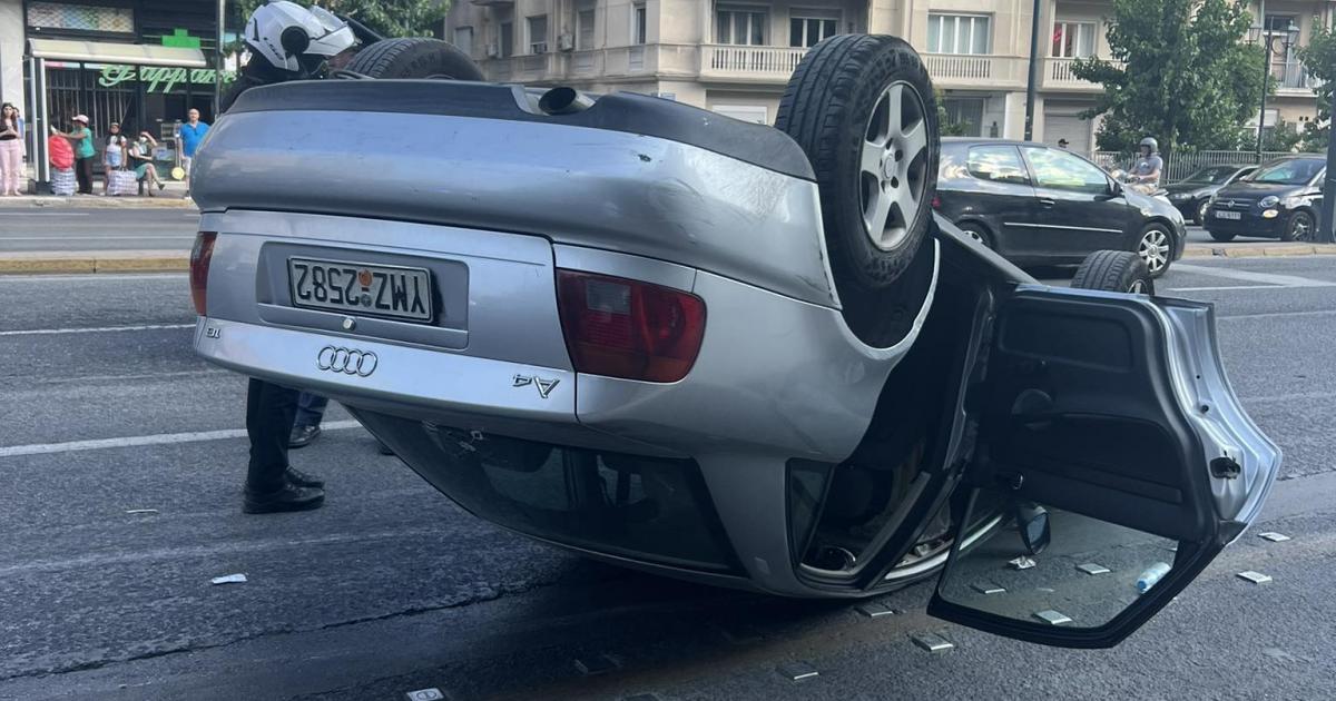 Εκτακτο! Σφοδρή σύγκρουση αυτοκινήτων στο κέντρο της Αθήνας | Alfavita