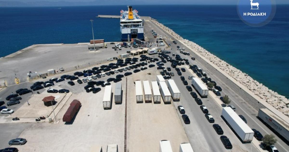 Ρόδος: Ένταση στο λιμάνι μεταξύ των ταξί και αυτοκινήτων της Uber ...