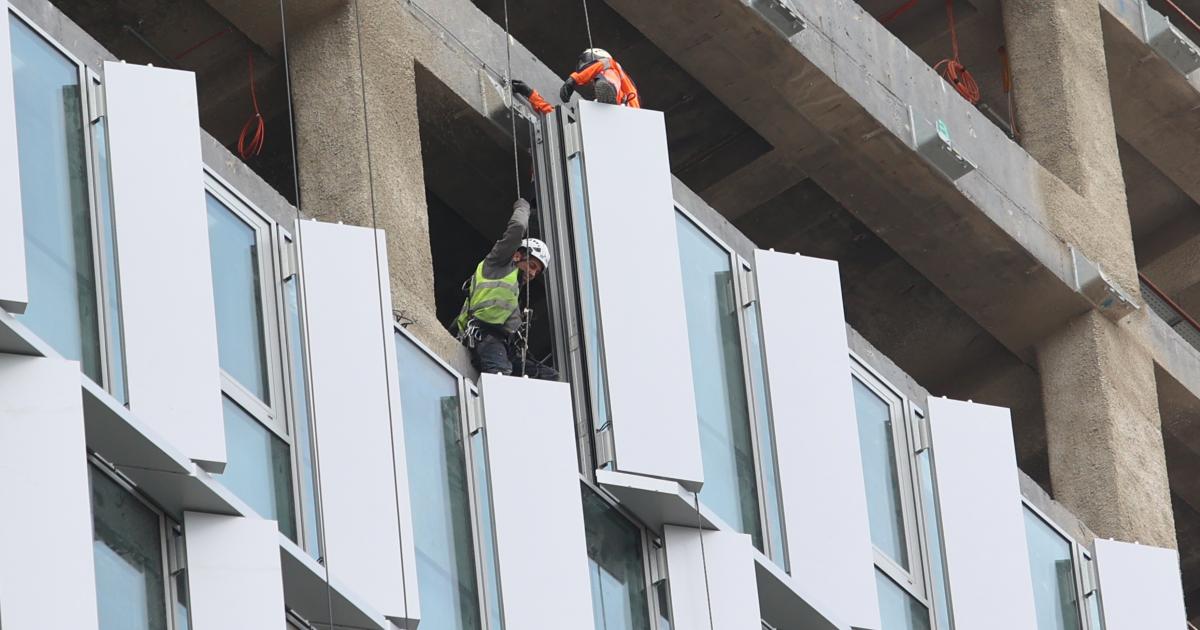 Γεωργιάδης: Απαγόρευση εξωτερικών εργασιών μεταξύ 12:00-16:00 - Πρόστιμα στους ανυπάκουους ...