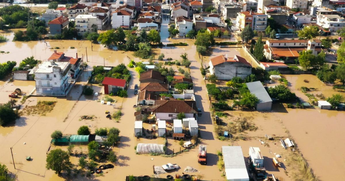 Λάρισα: Πλιάτσικο σε επιχείρηση που χτυπήθηκε στην κακοκαιρία ...