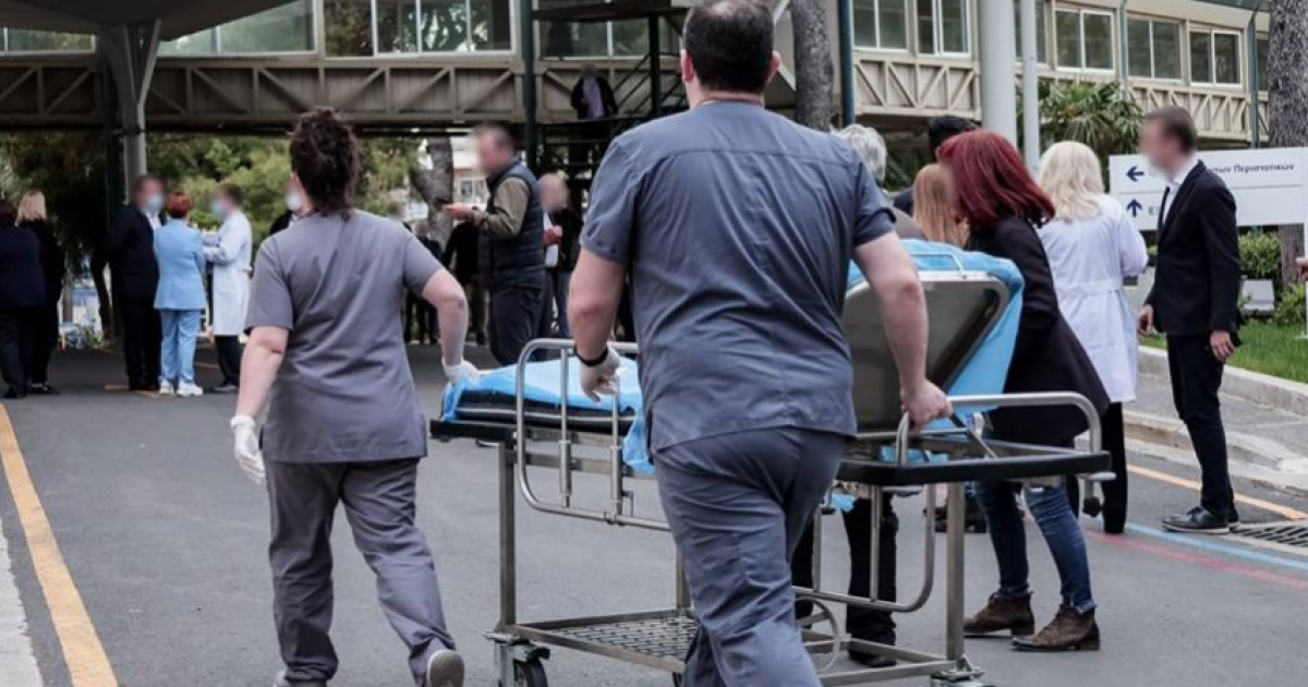 Στο νοσοκομείο τρεις 15χρονοι μετά την χρήση ηλεκτρονικού τσιγάρου ...