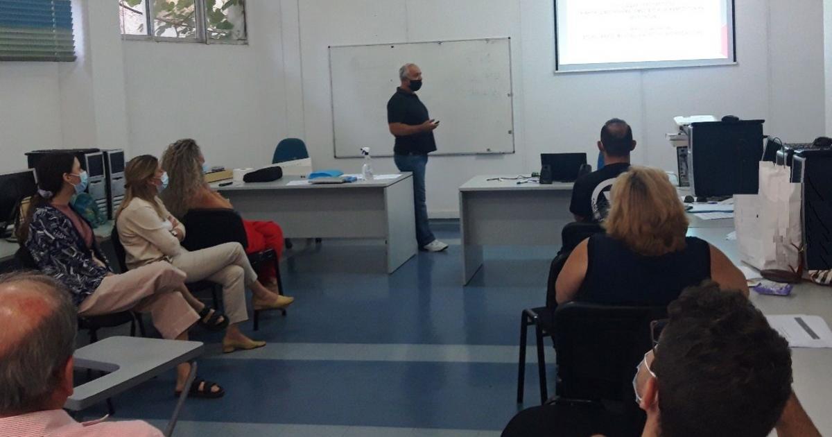 Εξετάσεις Εκπαιδευτών Ενηλίκων: Ώρες, κριτήρια, επάρκεια και SOS | Alfavita