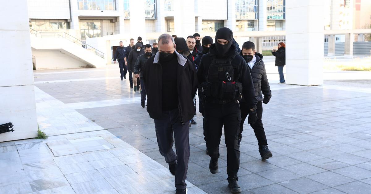 Καθηγήτρια ΕΚΠΑ για βιασμό 12χρονης στο Κολωνό: «Ο Ηλίας Μίχος καλύπτει ...