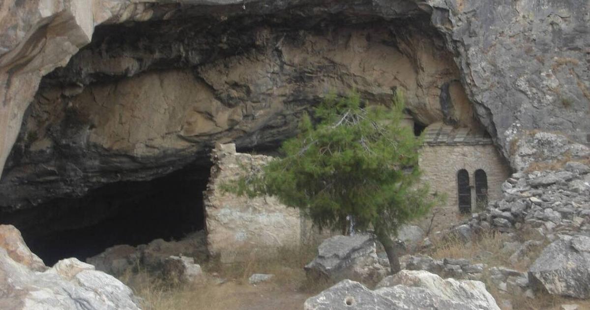 Σπηλιά του Νταβέλη: Η πιο διάσημη σπηλιά της Αττικής – Τα μυστήρια και ...
