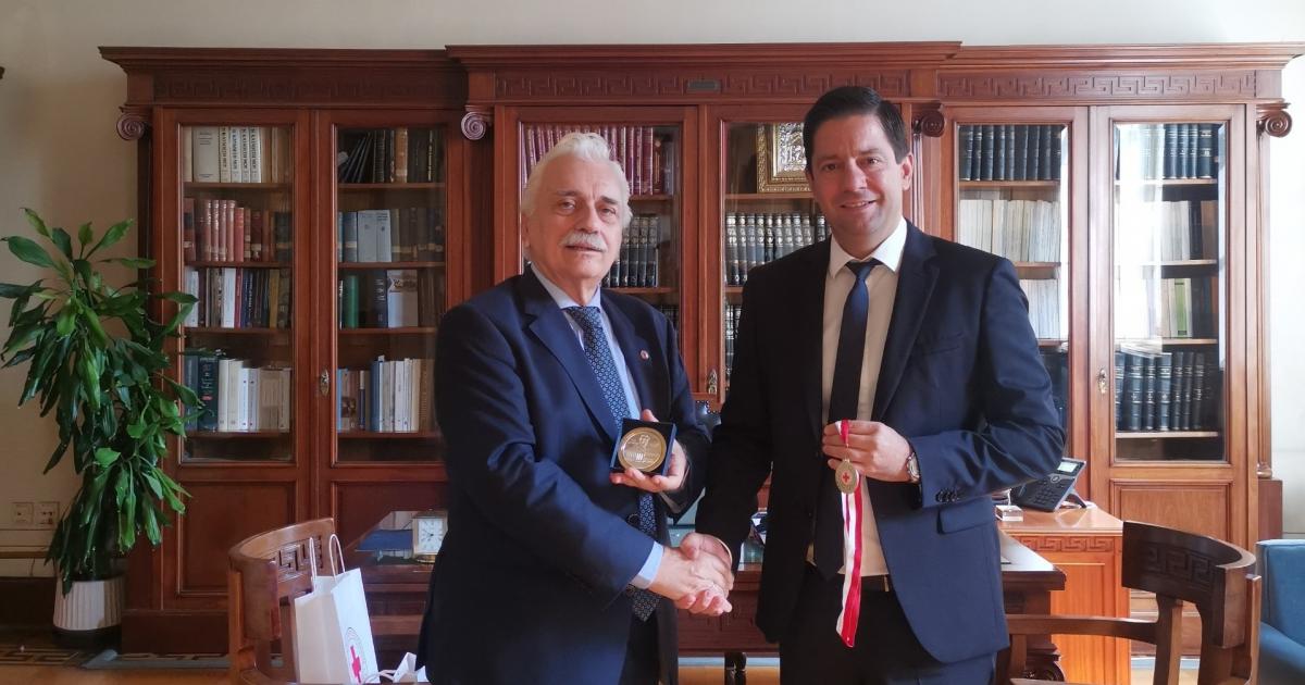 ΕΚΠΑ: Συνάντηση του Πρύτανη Γεράσιμου Σιάσου με τον Πρόεδρο του ...