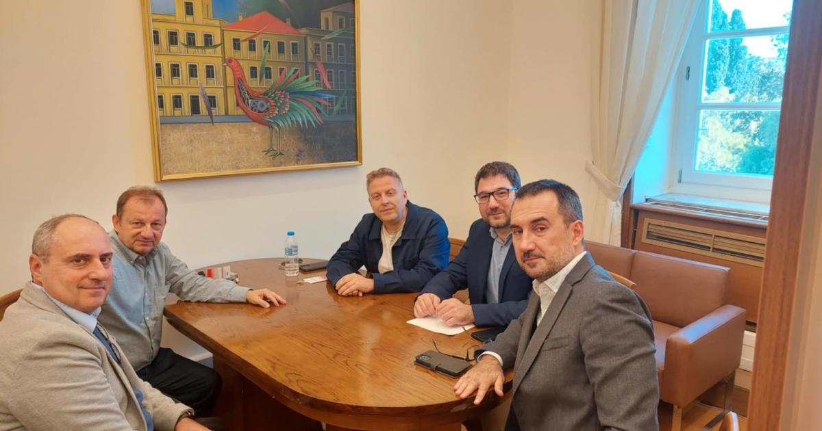 ΟΙΕΛΕ: Ο βρόγχος της εμπορευματοποίησης πνίγει την Παιδεία με θύματα τα ...