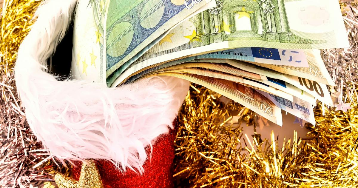 Πότε πληρώνονται συντάξεις, δώρο και επιδόματα: Όλες οι ημερομηνίες ...
