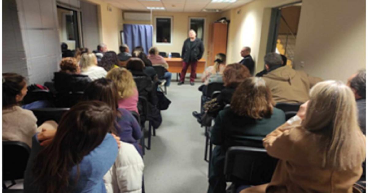 ΟΙΕΛΕ: Πλημμύρισαν την αίθουσα του Εργατικού Κέντρου Καλαμάτας ...