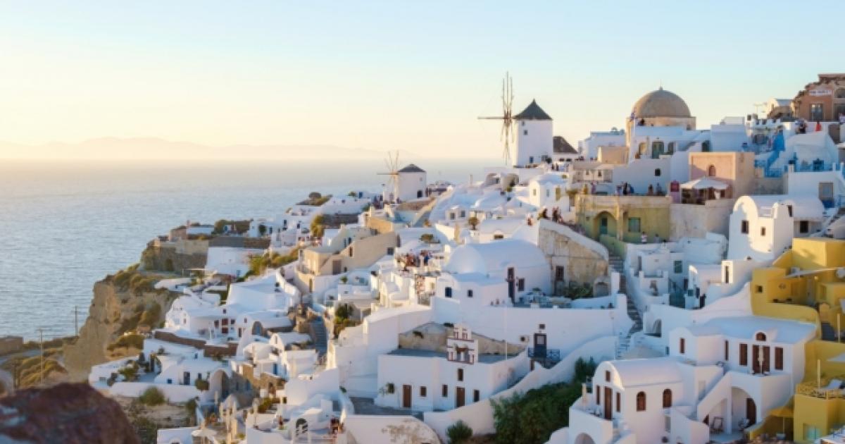 Άδειοι δρόμοι στη Σαντορίνη, ερήμωσε το νησί - Νέοι απανωτοί σεισμοί τα ξημερώματα | Alfavita