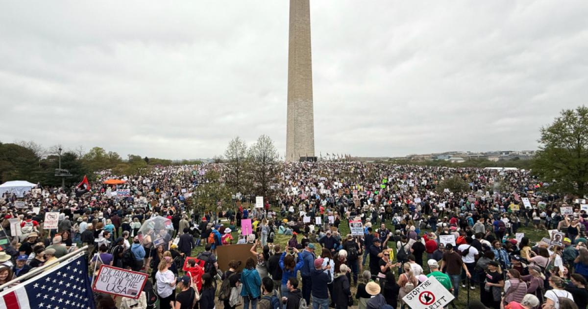 «Αντίσταση στην Τυραννία»: Μαζικές διαδηλώσεις στις ΗΠΑ κατά του Τραμπ ...