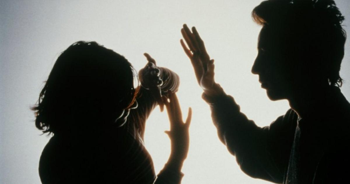 Σοκ από τα στοιχεία για ενδοοικογενειακή βία το 2025: Πάνω από 17.000 καταγγελίες στο 9μηνο ...