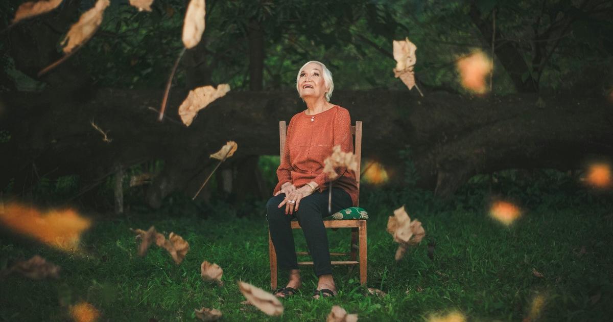 Μήπως ο εγκέφαλος μάς «καρφώνει» στον καναπέ; Νέα έρευνα εξηγεί γιατί μειώνεται η άσκηση μετά τα ...