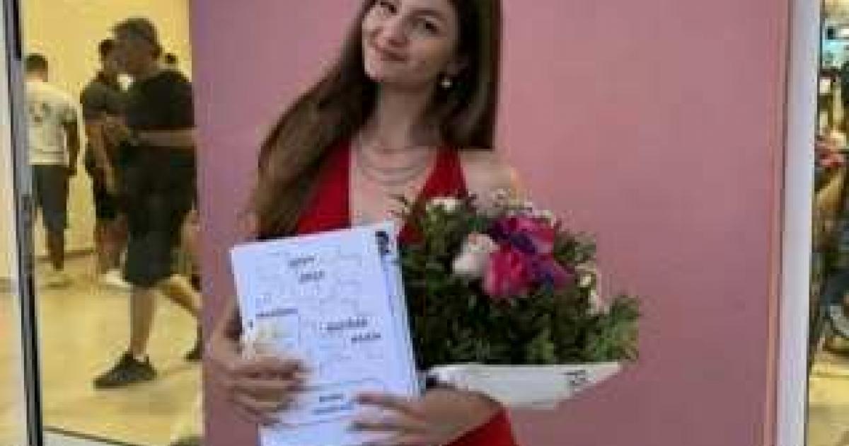 Απόλυτος θρίαμβος για μαθήτρια πολύτεκνης οικογένειας – 20 σε όλα τα μαθήματα στις Πανελλαδικές ...