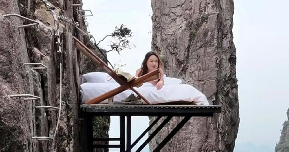 Cliff Bed: Το κρεβάτι που κρέμεται στα 100 μέτρα ύψος πάνω από τον γκρεμό Θα | Alfavita