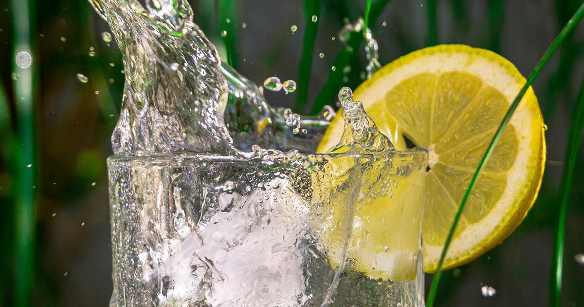 Αφυδάτωση και dέρμα: Πώς eπηρεάζει την eπιδερμίδα σας και pώς να την ...