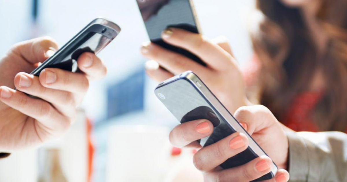 «Φρένο» στους ανήλικους για τα social media – Από τον Οκτώβριο καθολική απαγόρευση πρόσβασης ...