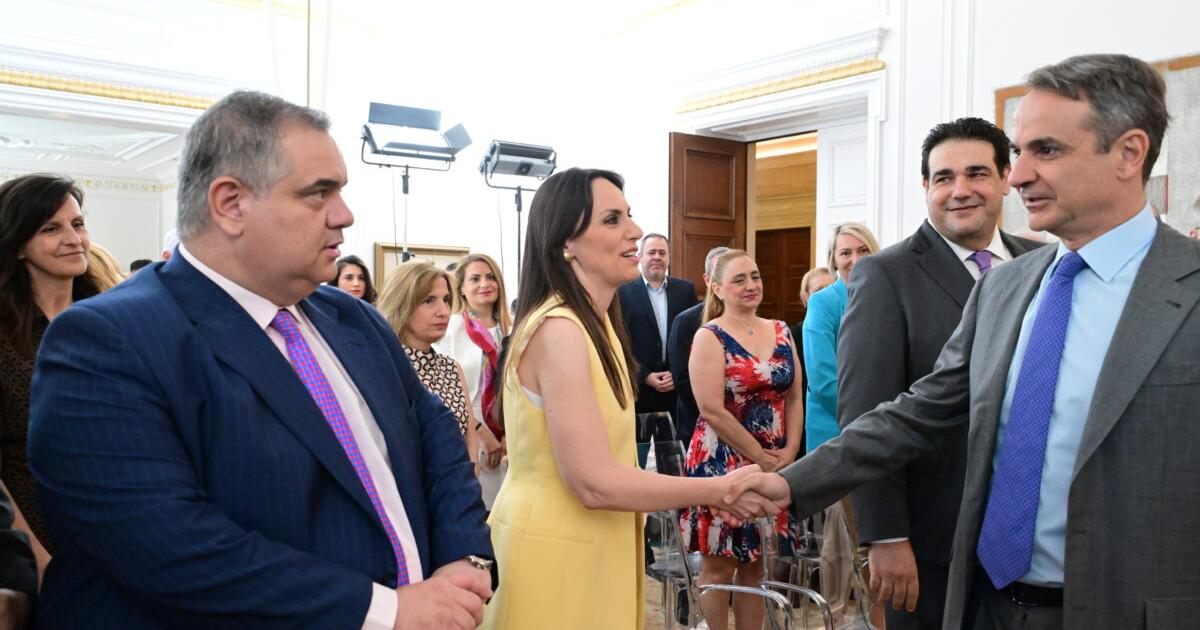 Προσλήψεις 2026: Ανοίγουν σήμερα 45.000 νέες μόνιμες θέσεις στο Δημόσιο | Alfavita