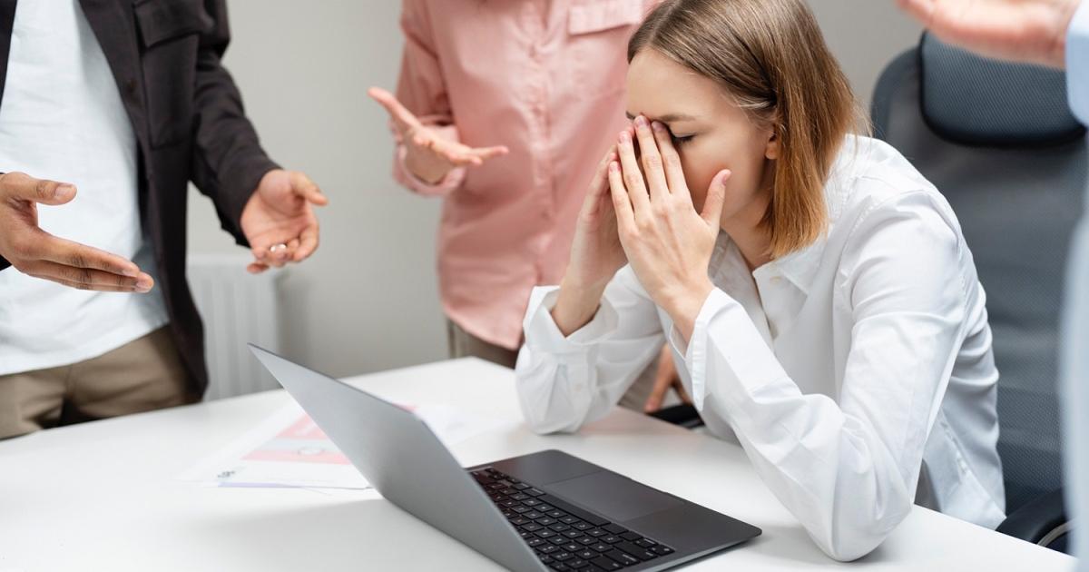 Σιωπηλή βία στο χώρο εργασίας: Το φαινόμενο του Mobbing | Alfavita