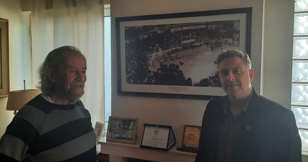 Έφυγε ο “δάσκαλος των δασκάλων”, ο ιστορικός ηγέτης της ΟΙΕΛΕ, ο ...