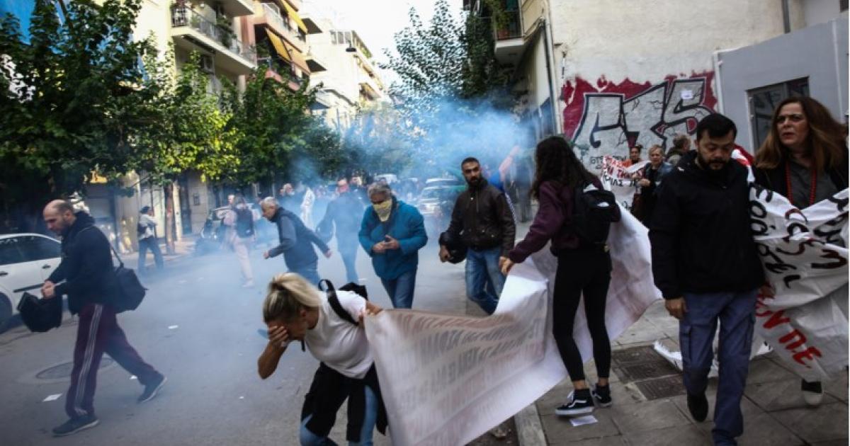 20 παιδιά με αναπνευστικά προβλήματα μετά από την επίθεση των ΜΑΤ στη ...