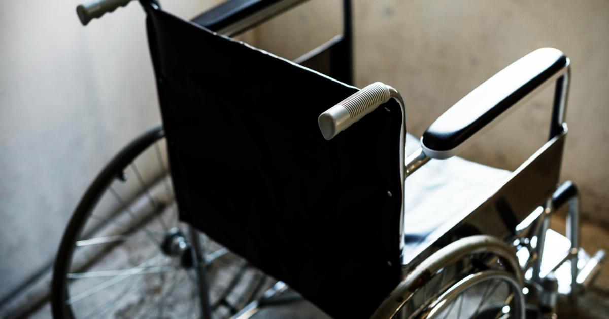 Πάτρα: Μαθητής σε αμαξίδιο χωρίς πρόσβαση σε τουαλέτα | Alfavita