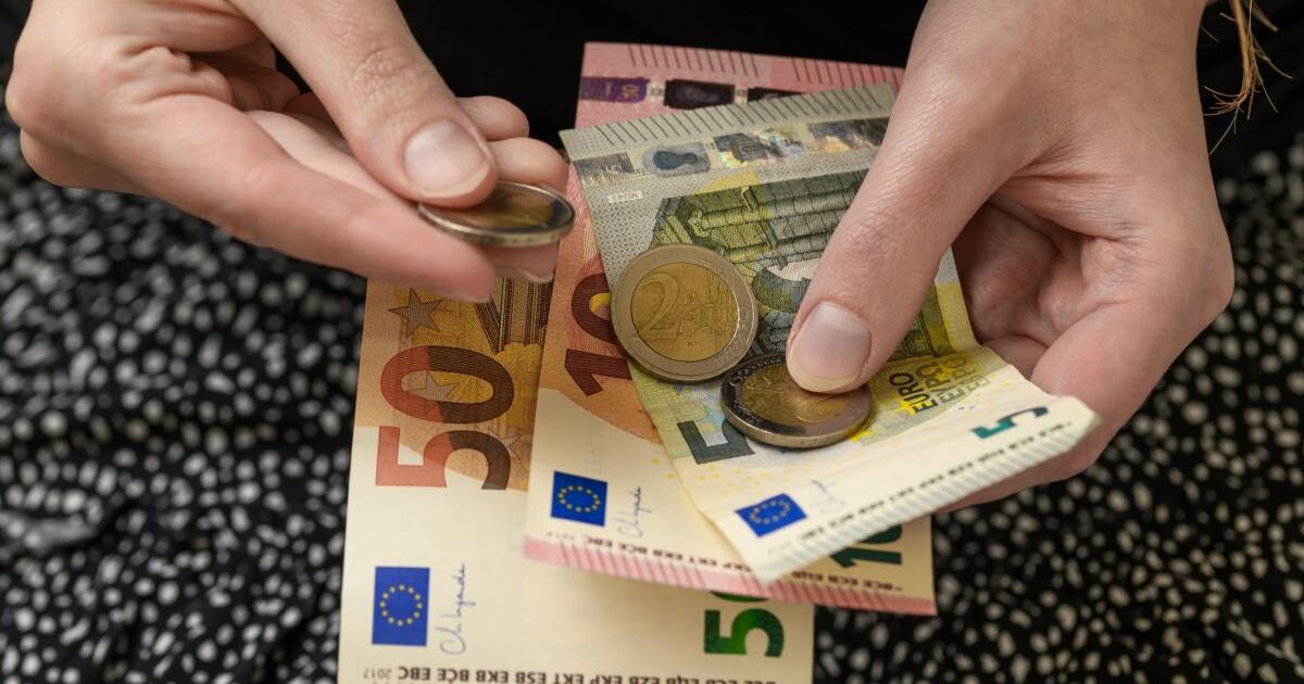ΕΟΠΥΥ: Πώς θα λάβετε το επίδομα των 200 ευρώ – Δικαιούχοι και ...