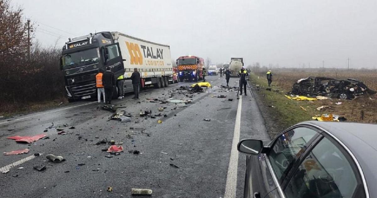 Ρουμανία: Πολύνεκρο τροχαίο με μικρό λεωφορείο - Νεκροί επτά οπαδοί του ...