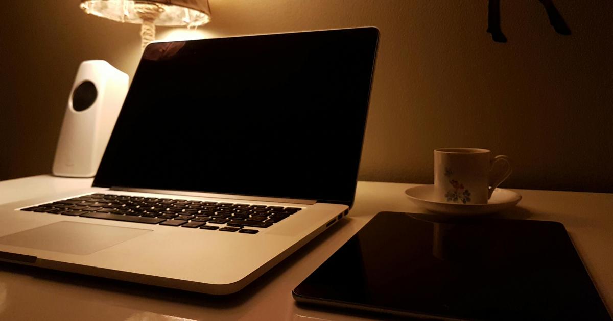 Tablet ή laptop; Η απάντηση που θα σας λύσει τα χέρια | Alfavita