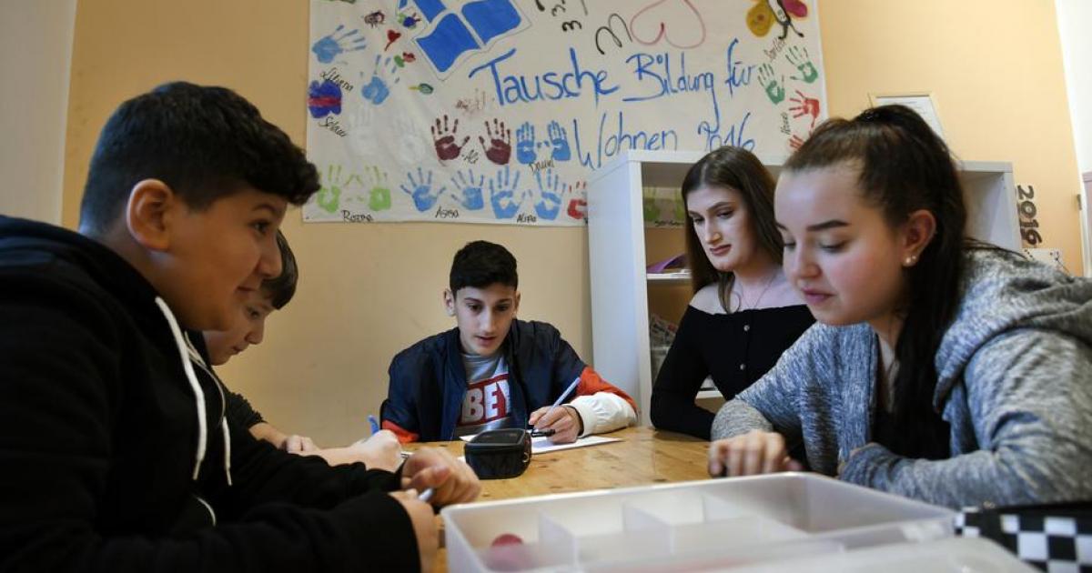 "Ανάδοχοι εκπαιδευτικοί" και ενισχυτική διδασκαλία έναντι δωρεάν ...