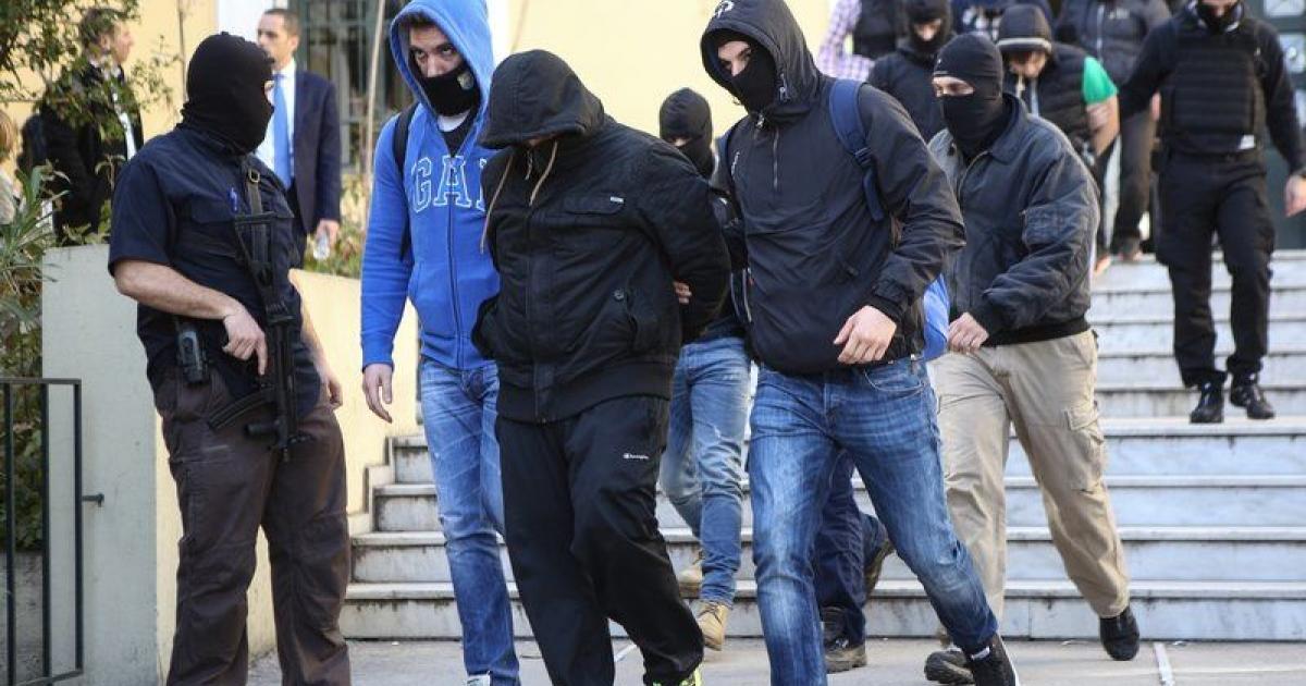 Combat 18: Τα δεδομένα για την νεοναζιστική οργάνωση - Ικανή να ...