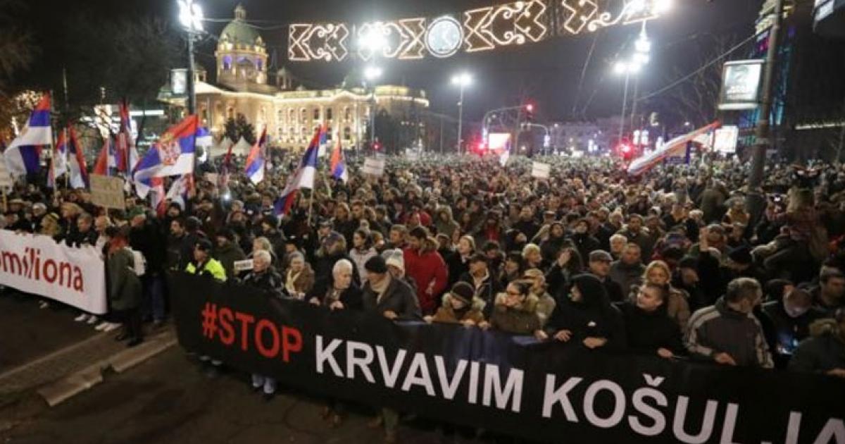Χιλιάδες Σέρβοι συμμετείχαν σε διαδήλωση κατά του Βούτσιτς στο ...