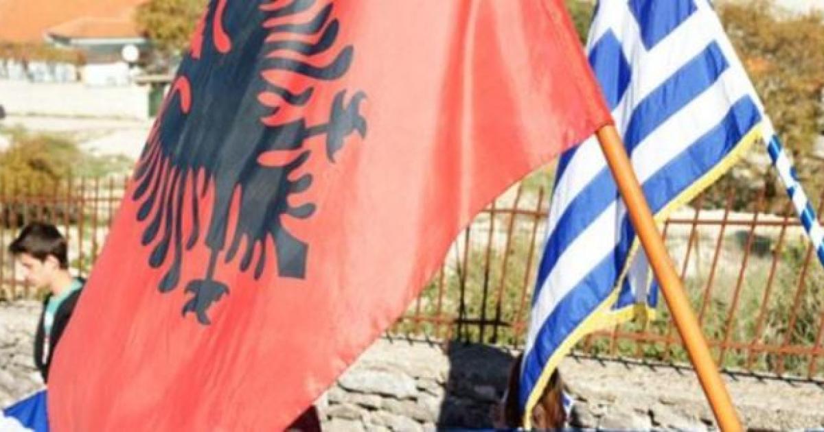 Ένταση μεταξύ αλβανικής αστυνομίας και ομογενών για την απομάκρυνση ...