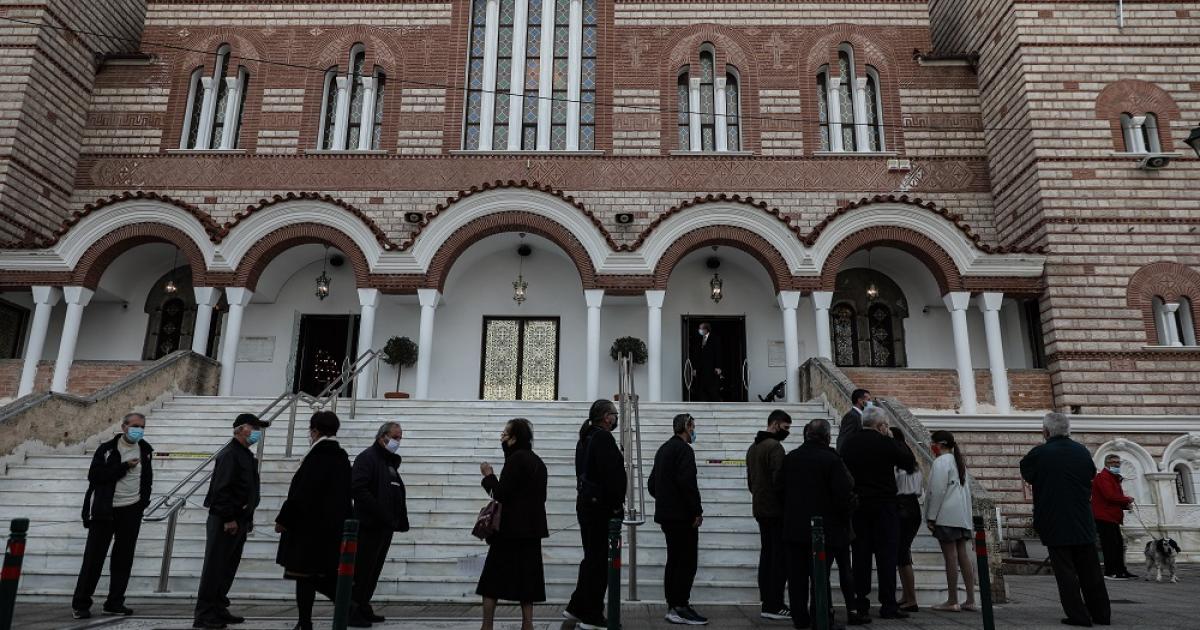 Θεοφάνια: Συνωστισμός σε εκκλησίες εν μέσω lockdown | Alfavita