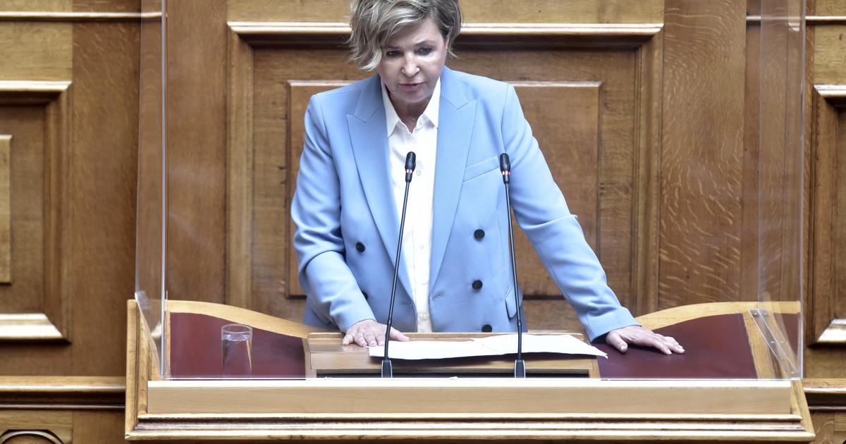 Πορεία για τα Τέμπη: Έσπασαν το αυτοκίνητο της Γεροβασίλη ...