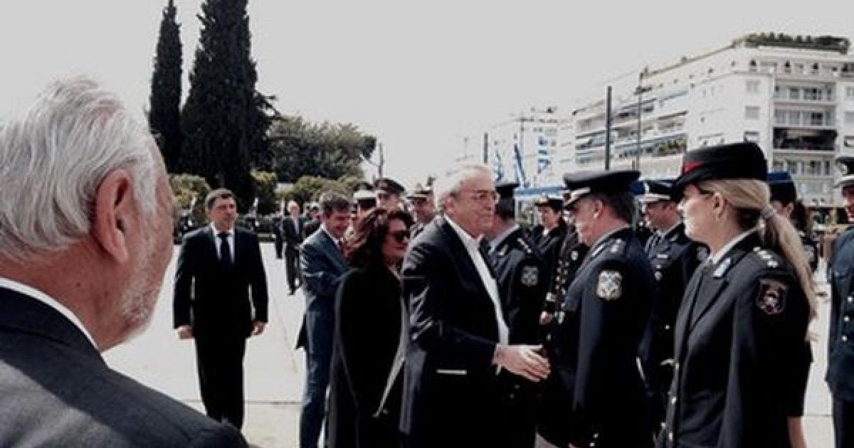 Ο Υπ.Παιδείας Αριστείδης Μπαλτάς στη μαθητική παρέλαση της Αθήνας ...