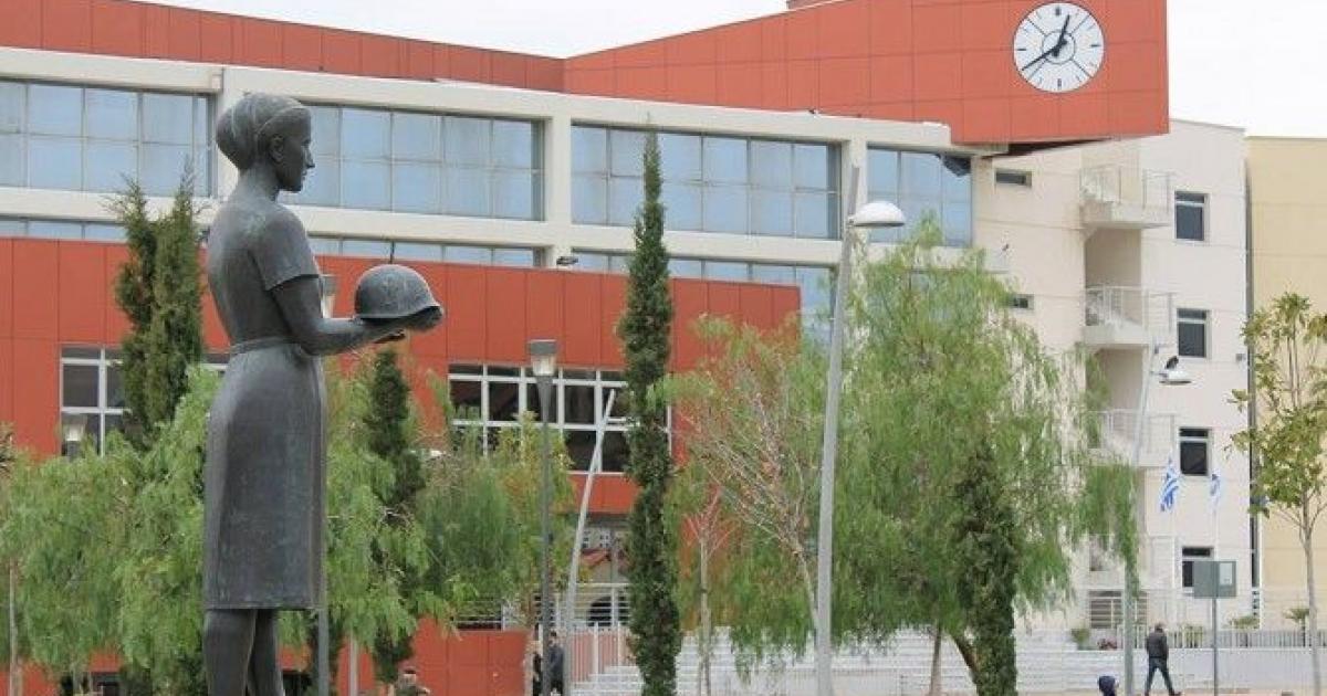 Καθαρό και τακτοποιημένο το Δημαρχείο Περιστερίου μετά την κατάληψη ...