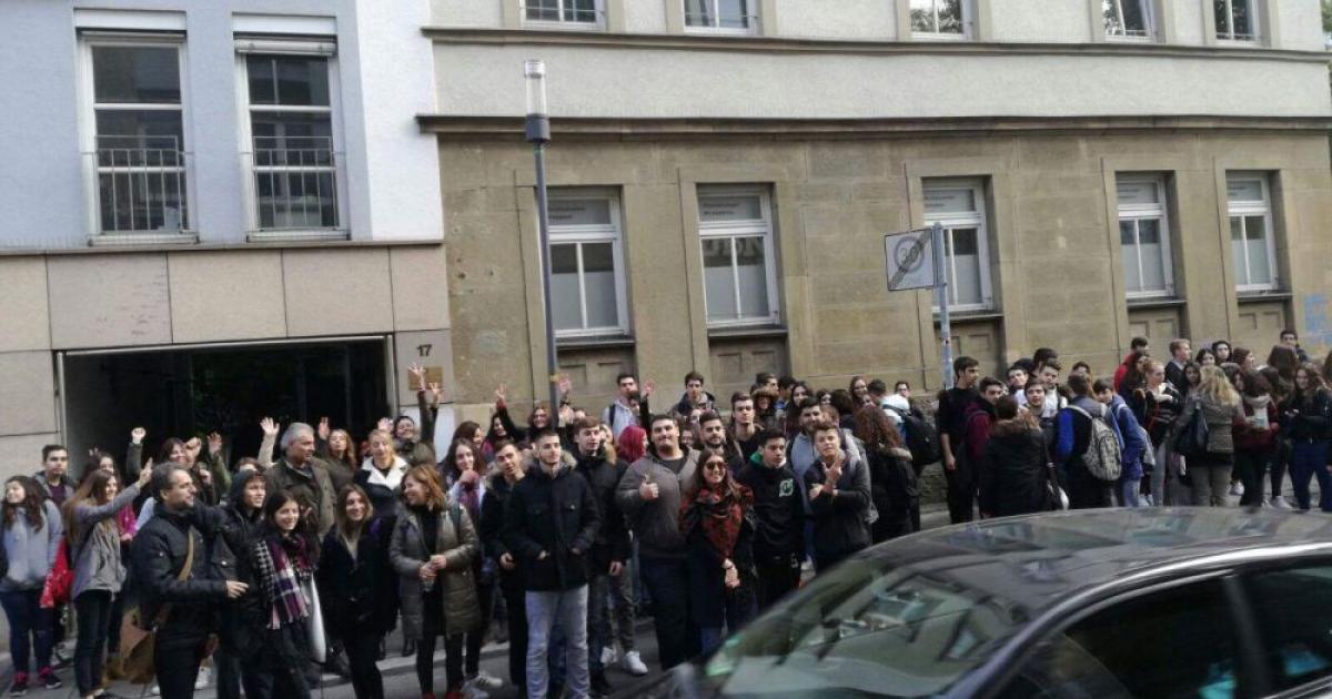 Κατάληψη από μαθητές στο Ελληνικό Προξενείο Στουτγάρδης | Alfavita