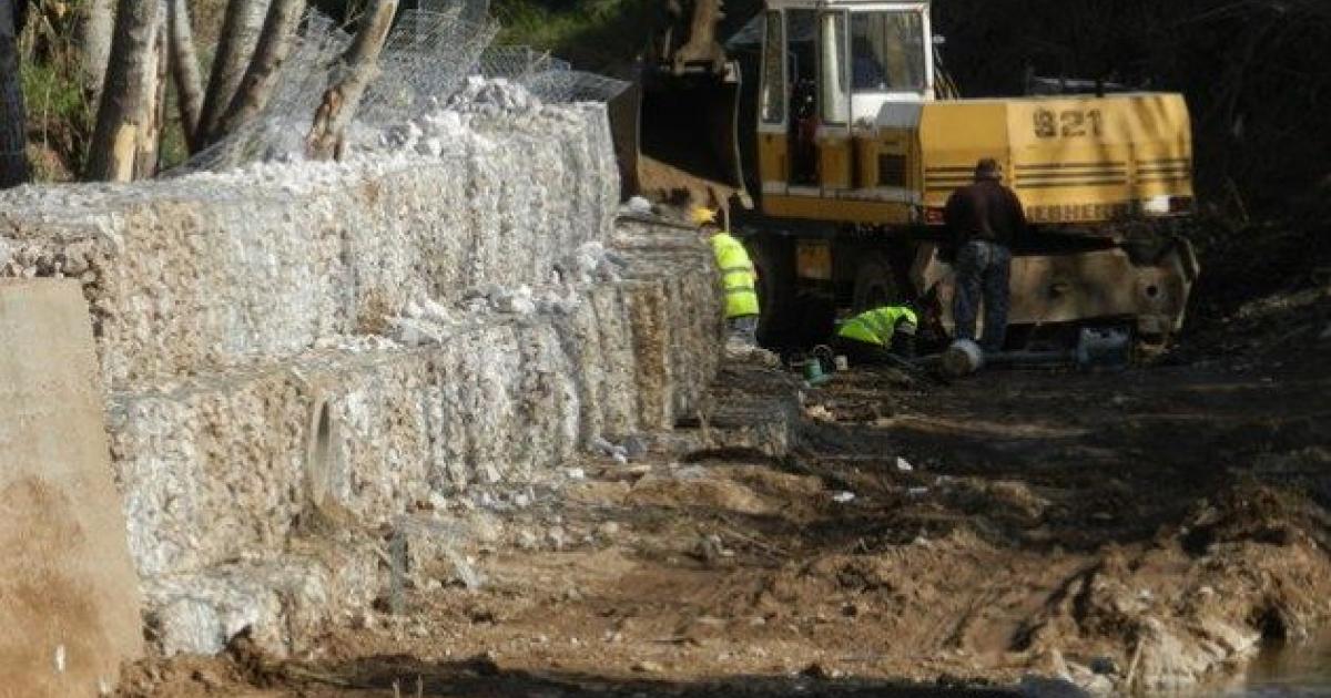 Πνίγουν με τσιμέντο τα τελευταία ρέματα της Αττικής | Alfavita