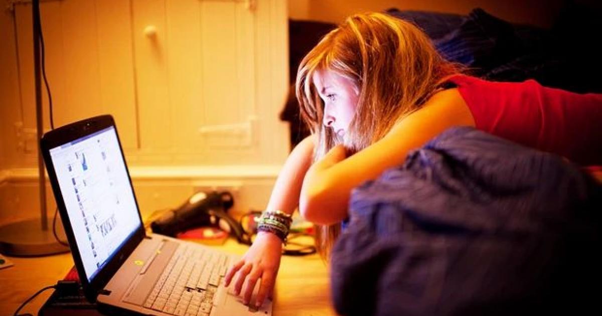 Εθνική Στρατηγική κατά του Διαδικτυακού Εθισμού: Όριο 15 ετών και Kids Wallet για τους ανήλικους ...